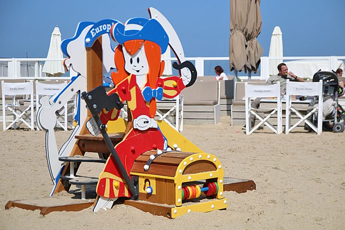 Home | Knokke Strand: Sfeer en genieten op blote voeten! Tegenover het ...